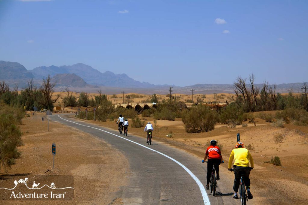 Cycling Through IRAN'S Dasht-e Kavir (CENTRAL DESERT) - ADVENTURE IRAN ...